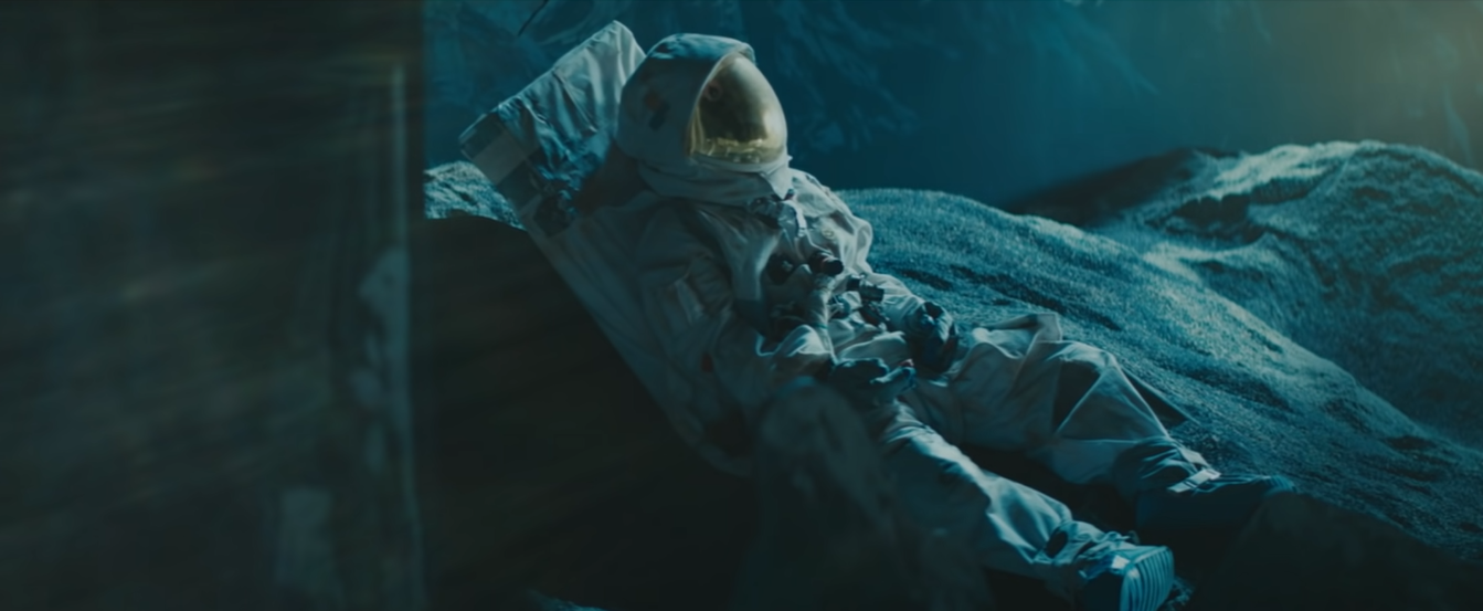 W księżycowym pyle - Adeste